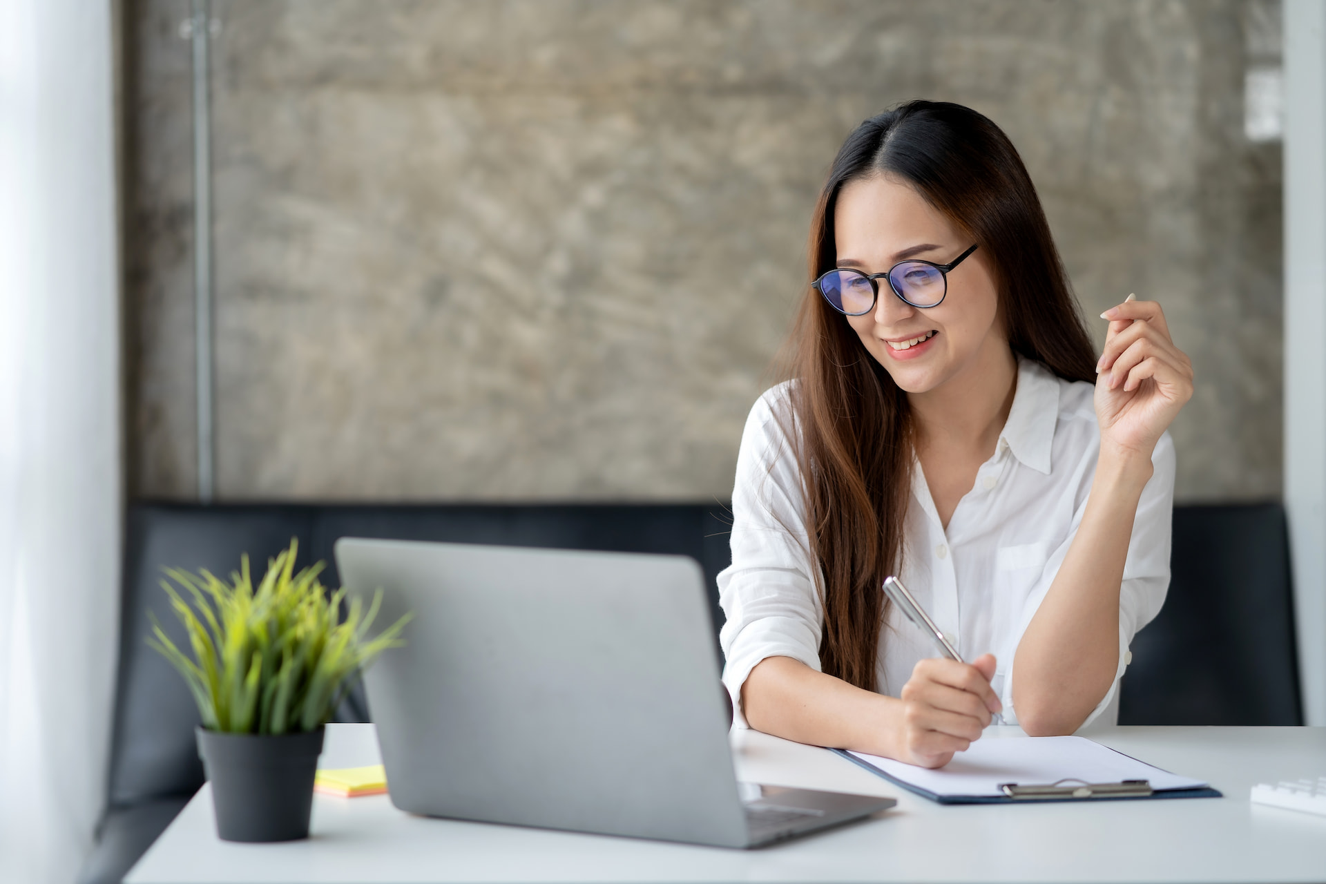 Academic Writing Task 1 - Static Charts